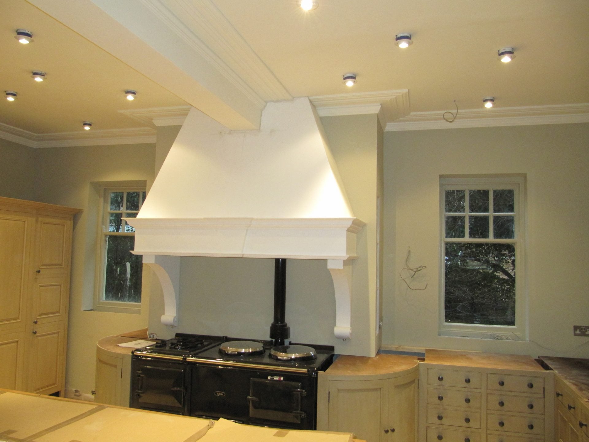 Bespoke Plaster Cooker Hood with Corbels – bespoke-plaster
